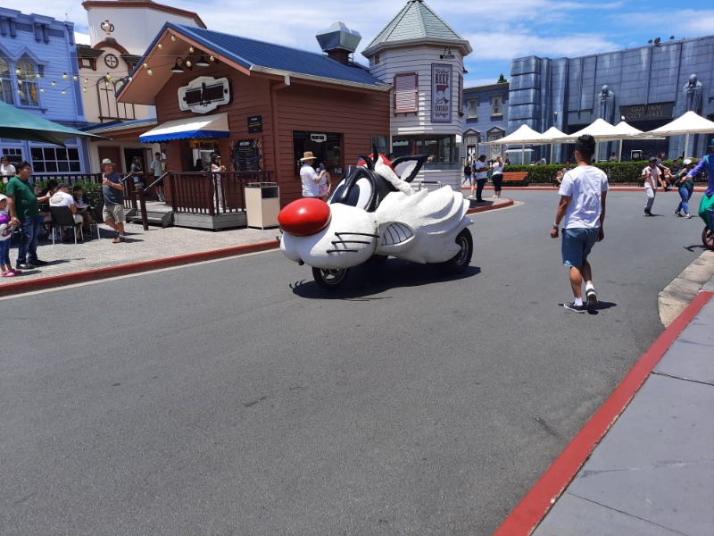 Brief travel guide to Movie World in Queensland